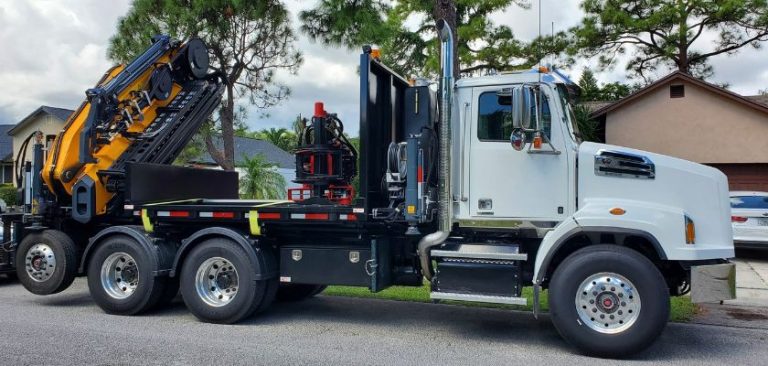 Exploring the Mechanics of Grapple Saw Trucks - Texas Tree Transformations